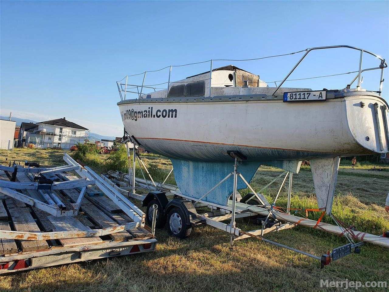 Anije Varka me motor dhe me vela 9m | Gjilan Anije Varka me motor dhe me vela 9m | Gjilan